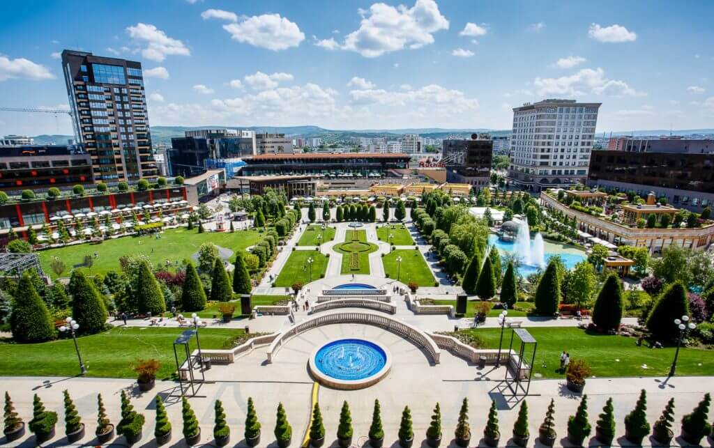 Experimente fascinante, la „NOAPTEA CERCETĂTORILOR”, în parcul Palas ...